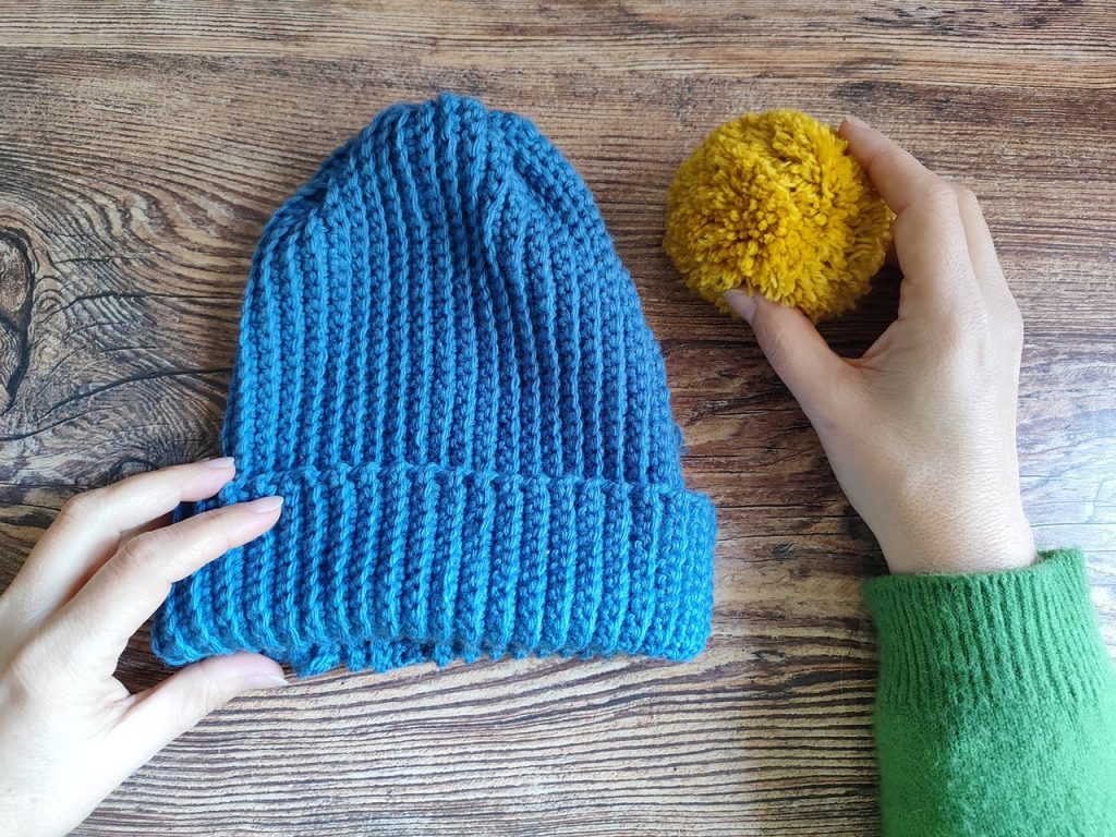 KARL'S HAT: How to crochet a back loop stitch hat - Deestraperlo